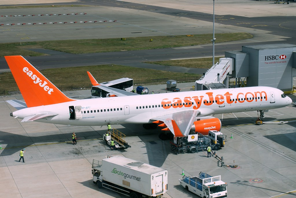 easyJet 757 · Issue #134 · kolos26/GEOFS-LiverySelector · GitHub