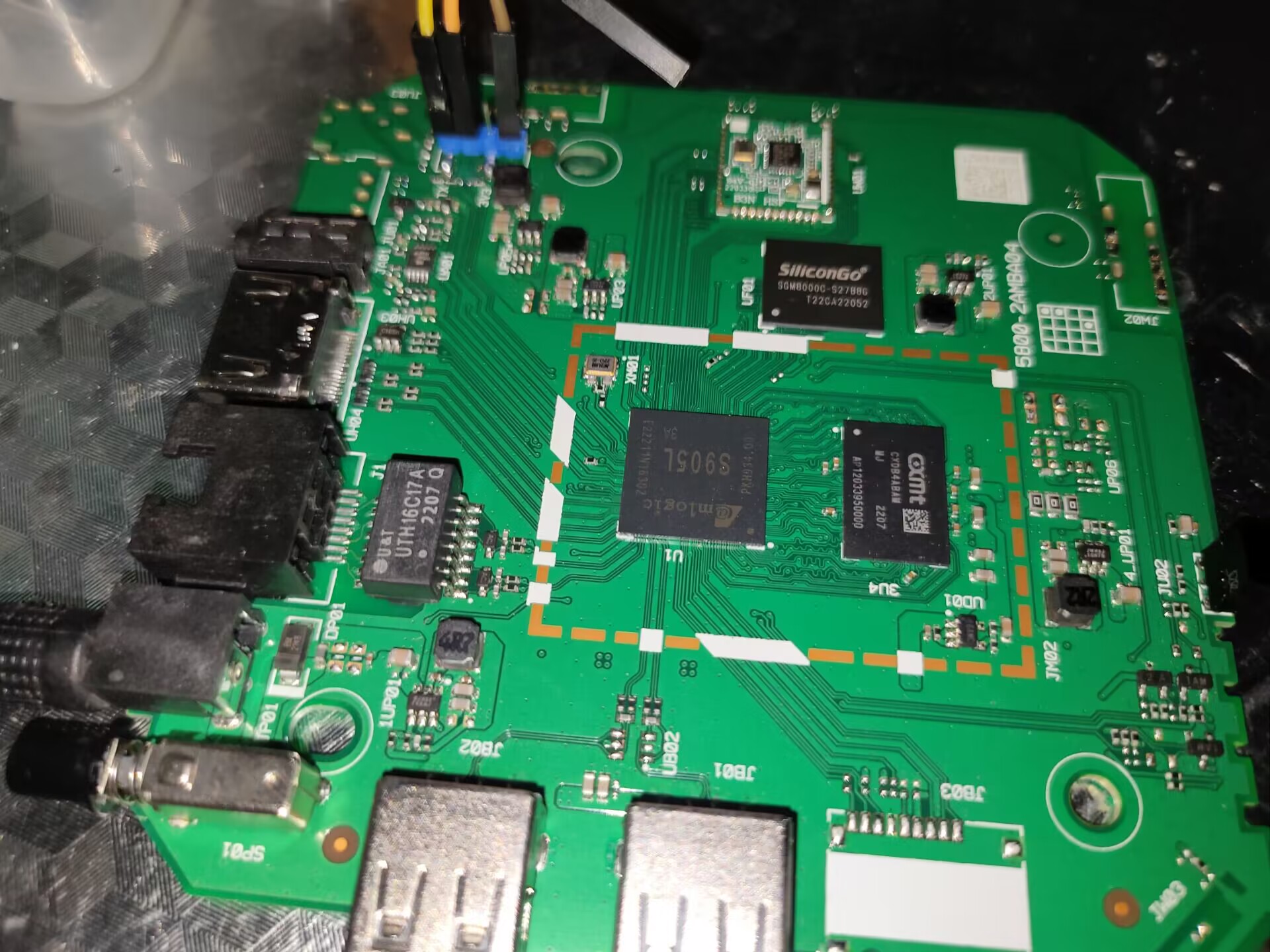 E900V22D可以从U盘启动armbian但不能写入emmc · Issue #1070 · ophub/amlogic-s9xxx-armbian · GitHub