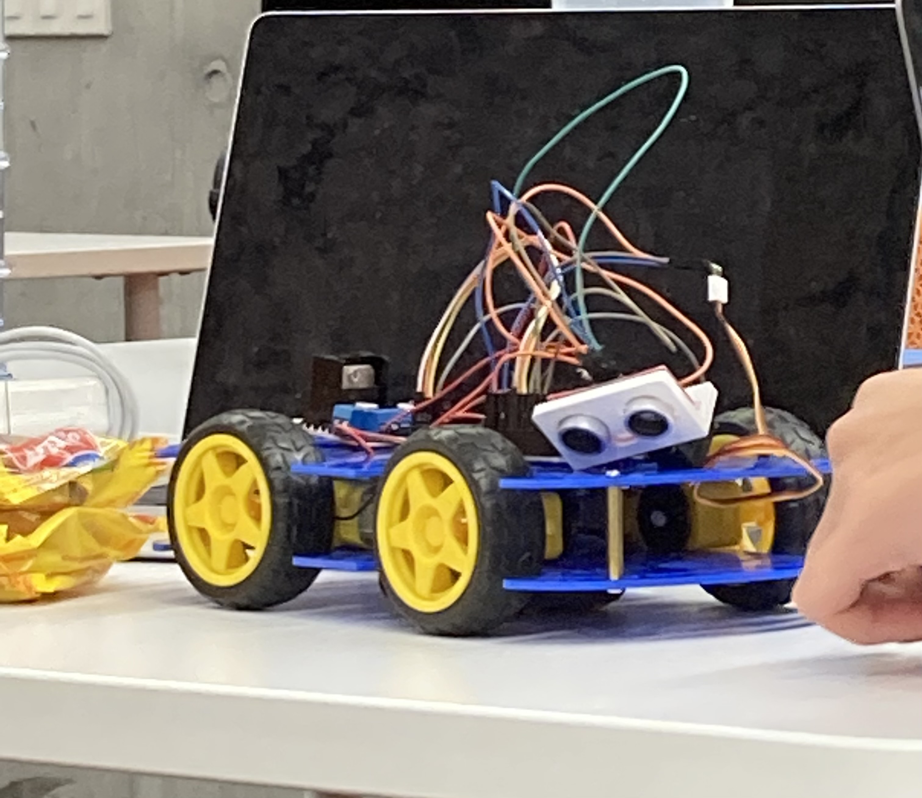 GitHub - ellie-luo/Run-Away-Robot-MAKEUOFT-