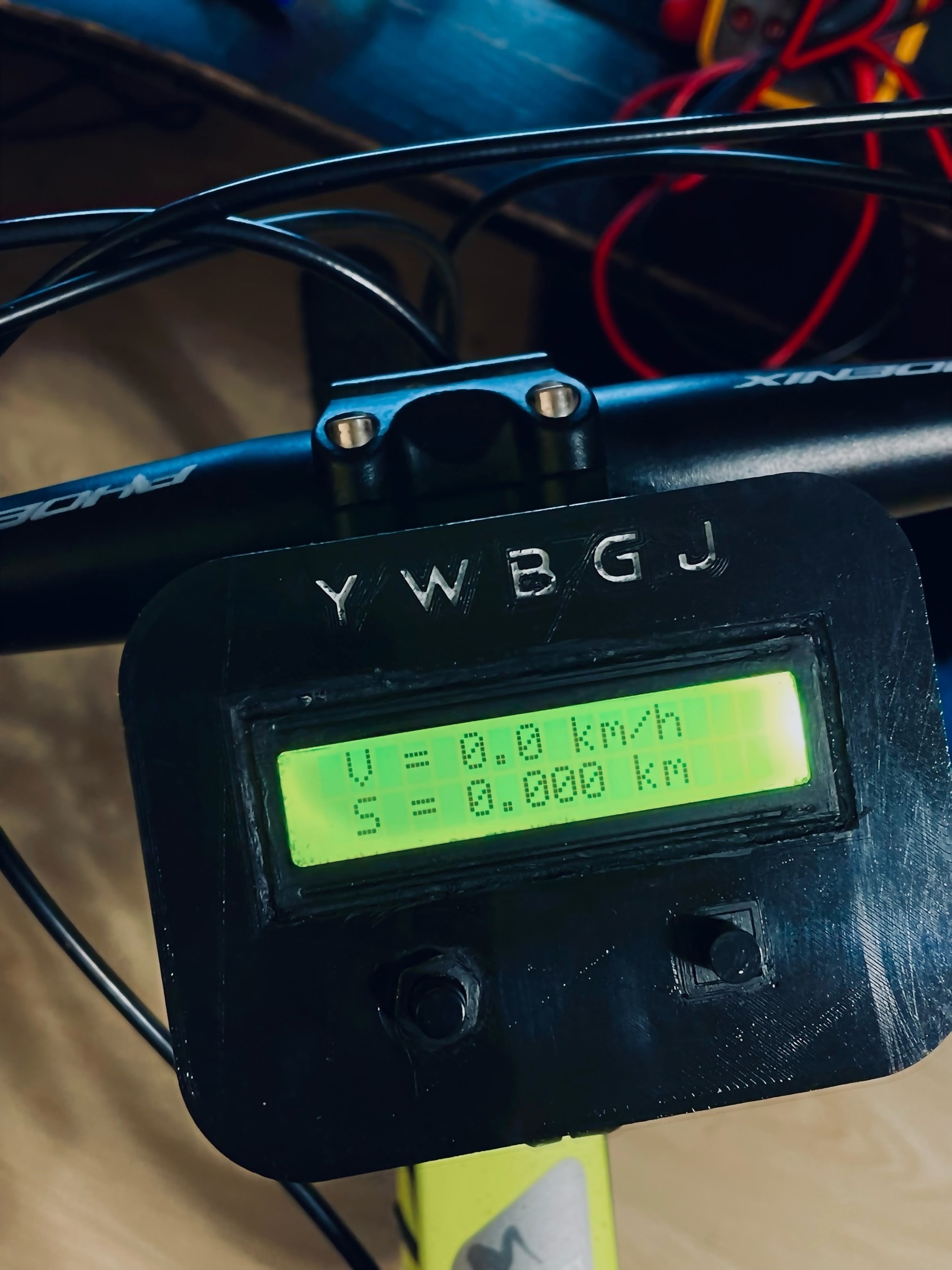 GitHub - ArtBazh/AVR-pets: My old pet projects, a line-following robot and a custom speedometer ...