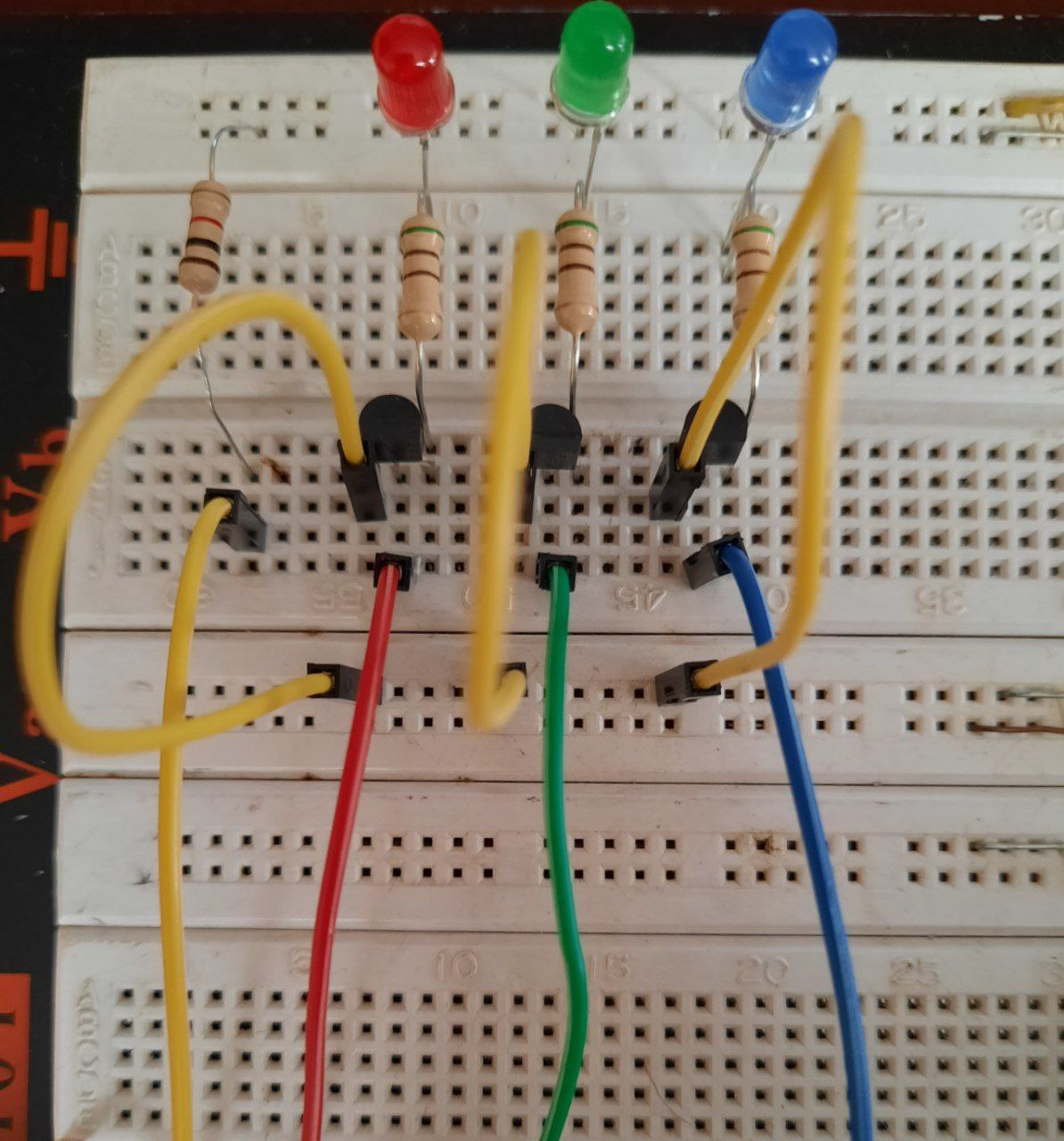 GitHub - jschavez5/Proyecto_PrimerParcial_F.Circuitos_El-lctricos: Elaboración del proyecto del ...