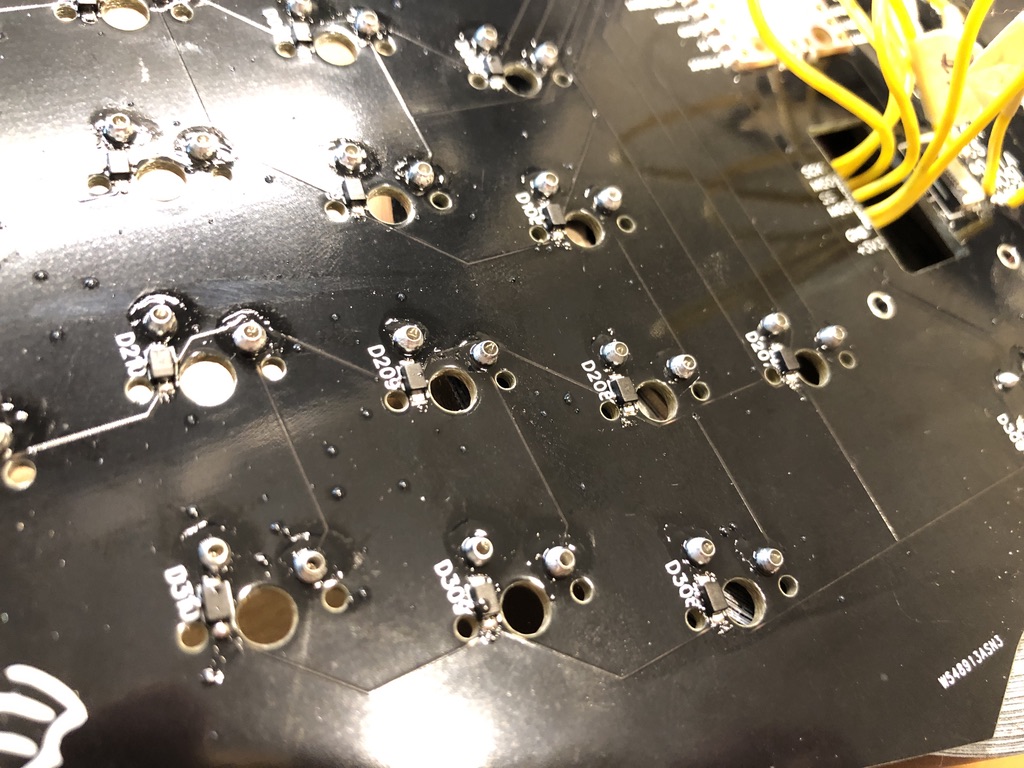 GitHub - protieusz/Batarang-Armored-Version: Col Staggered layout powered by PICO RP2040 on a ...