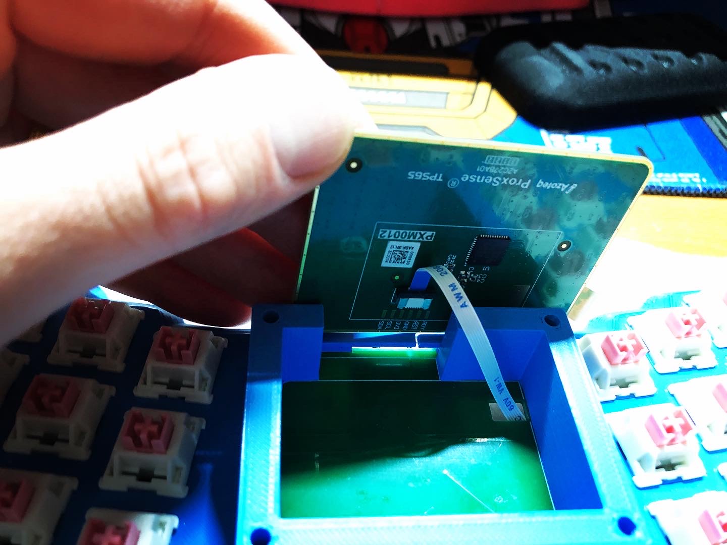 GitHub - protieusz/Maximus: Ieneko42C inspired keyboard with 38 keys and a 65mm Azoteq trackpad