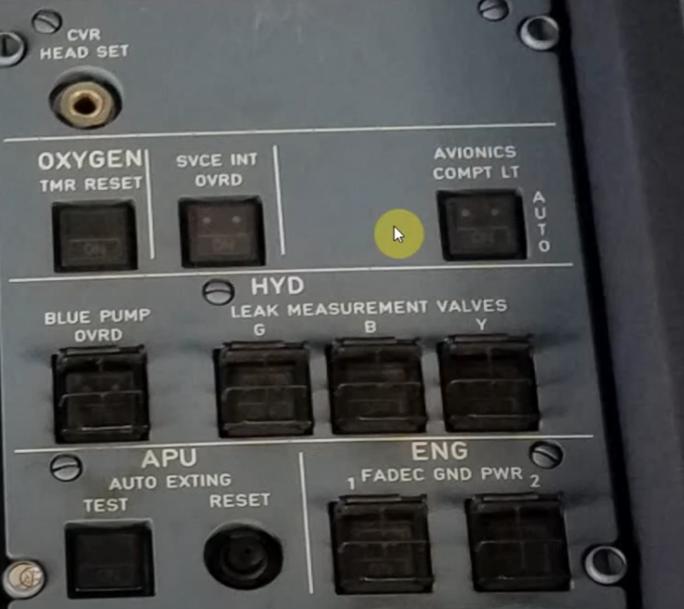 Wrong labels Overhead upper maintenance panel and CVR HEAD SET wrongly ...