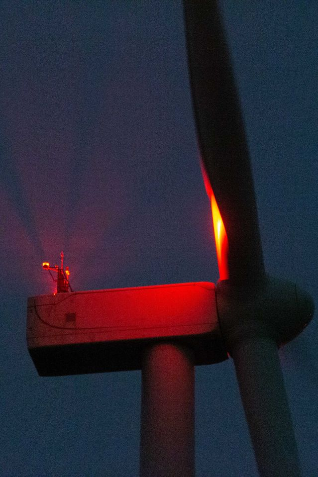 [Aesthetic] | Add Red Flashing Lamp Bulb to Wind Turbines. · Issue #561 ...