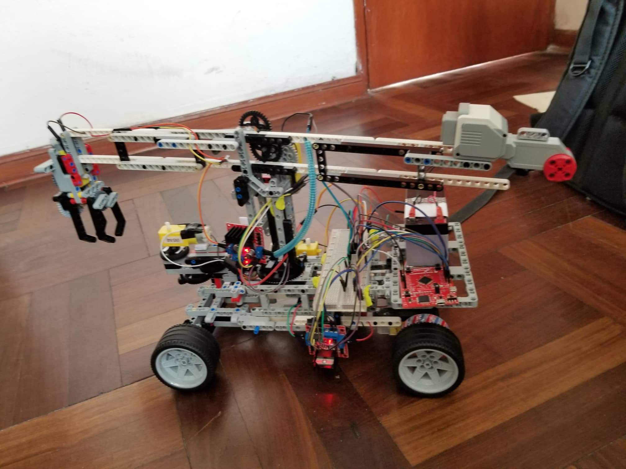 GitHub - AndrewLenz21/RemoteControl-Crane: This was my project that I ...