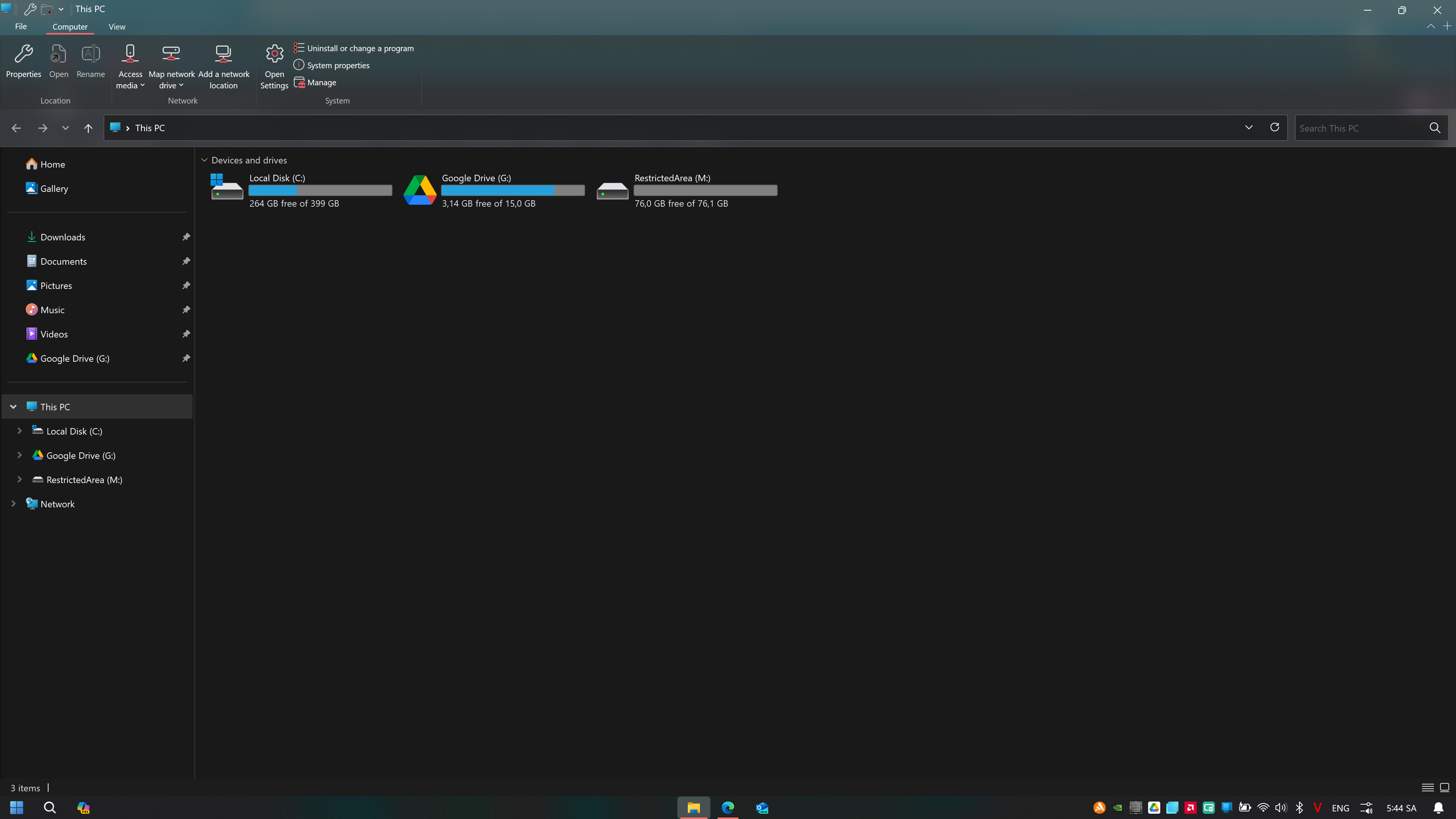 'Extend Frame Into Client Area' works at first, but not when i maximize or create tabs in FIle ...