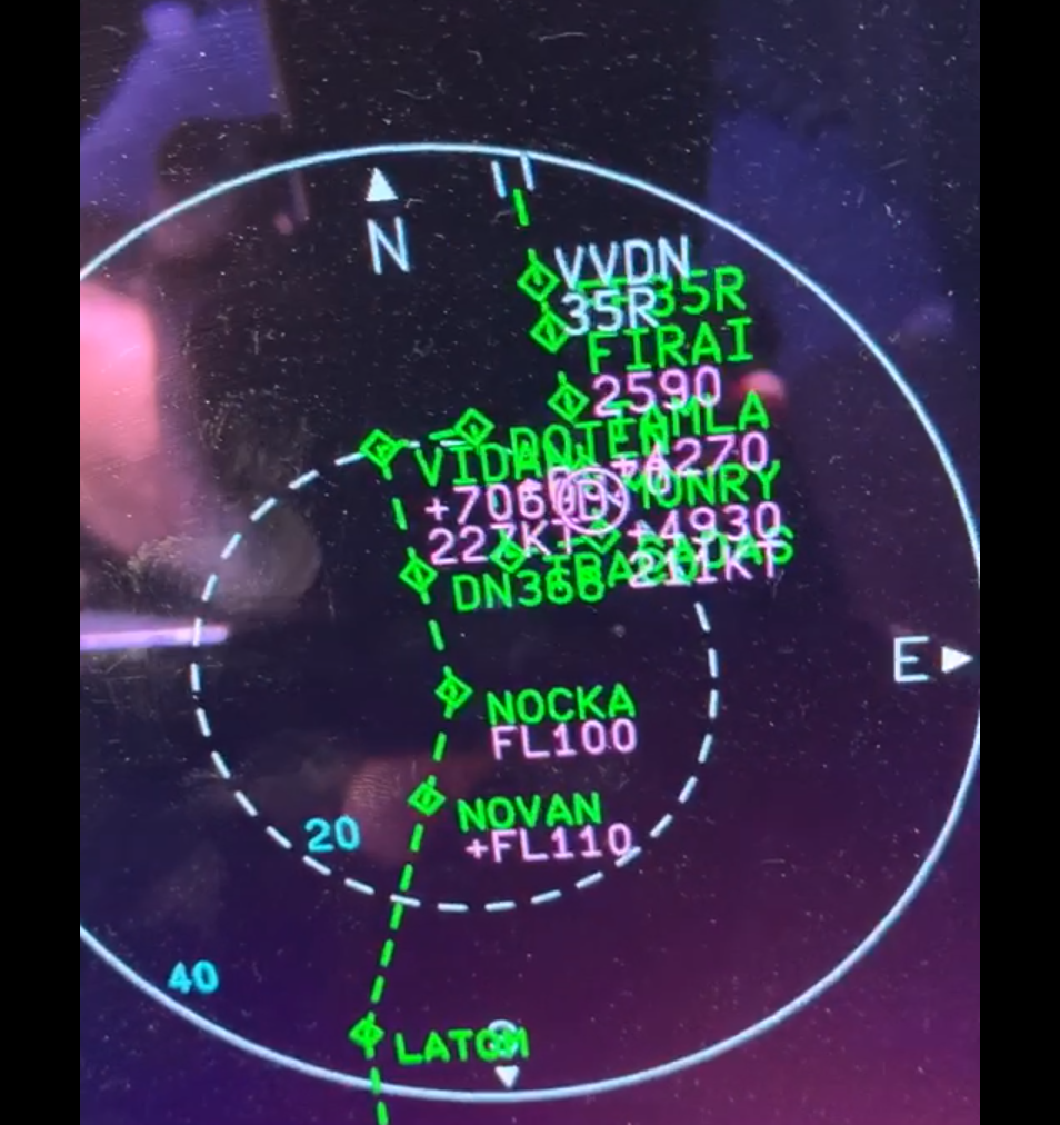 [BUG] Overlapping waypoint text on navigation display with multiple waypoints and constraints ...