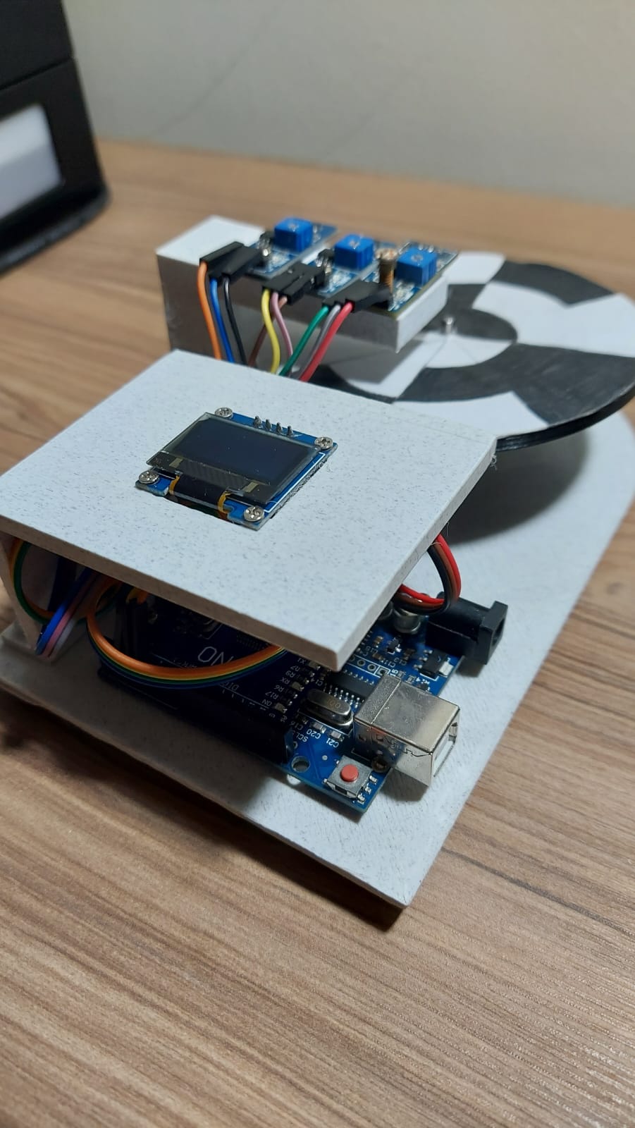 GitHub - thiagofcm/Optical_encoder_display_v1: In this project I developed an optical encoder ...