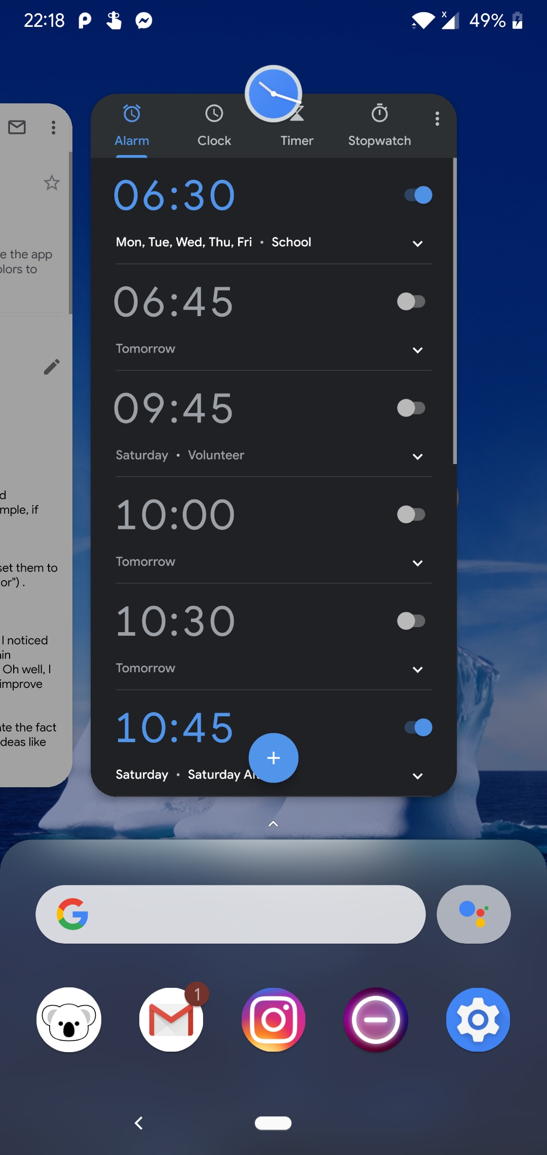 Google clock icon is always the default one in the recent apps screen ...