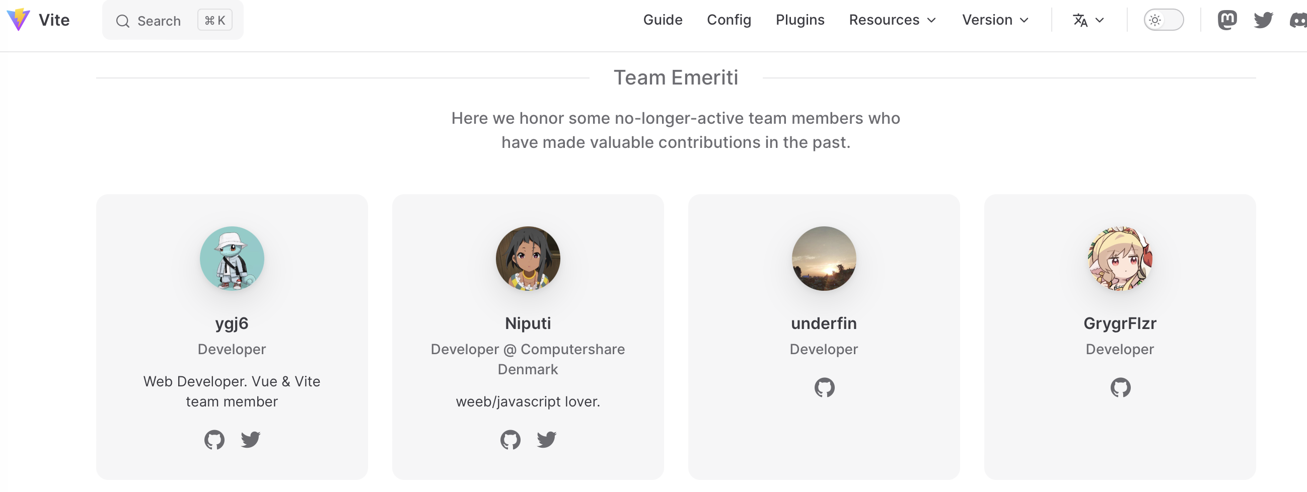 social links in teams should be vertically aligned · Issue #2406 · vuejs/vitepress · GitHub