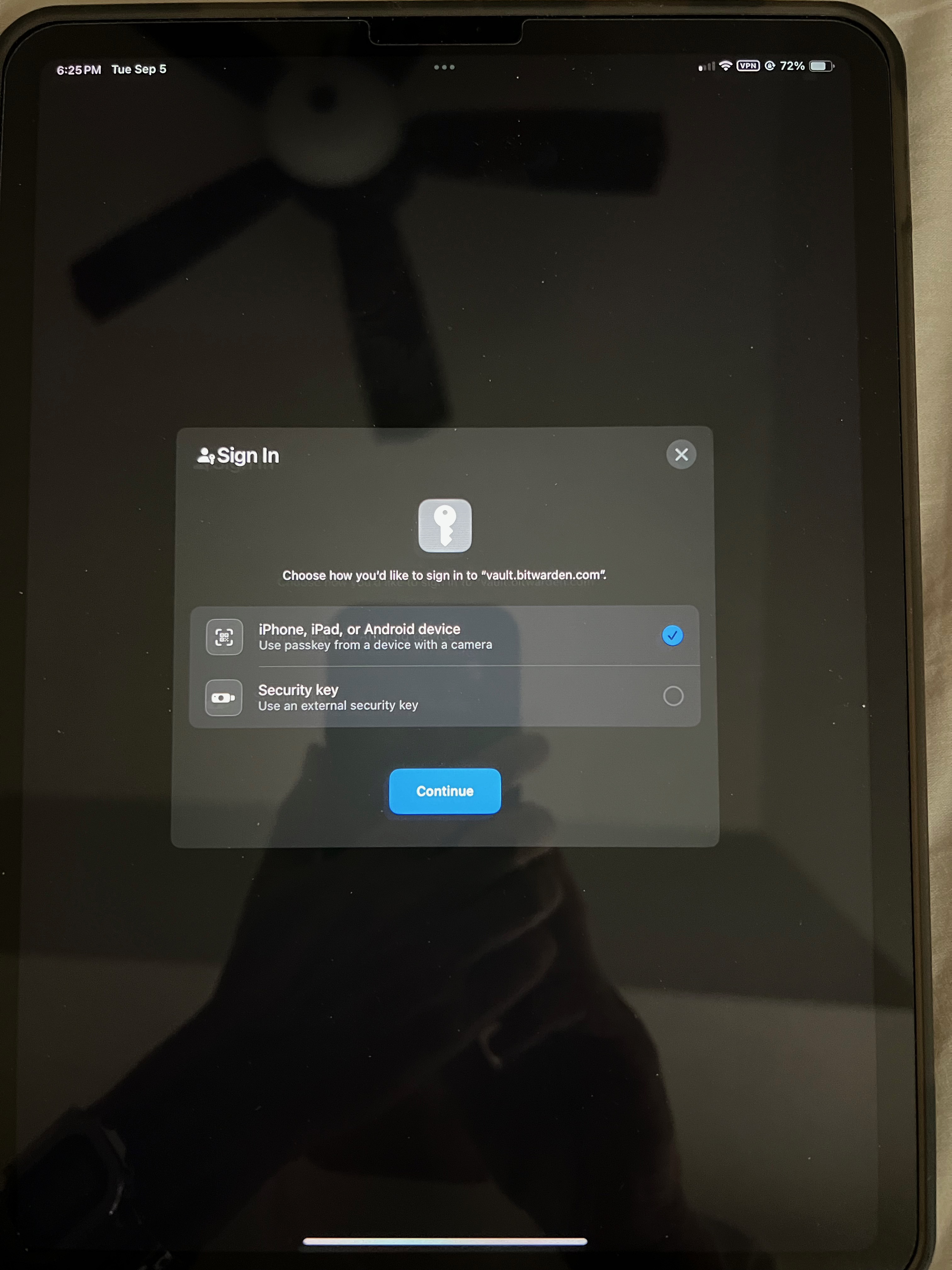 ipad ios 17, can not log in with yubikey, · Issue #2745 · bitwarden/mobile · GitHub