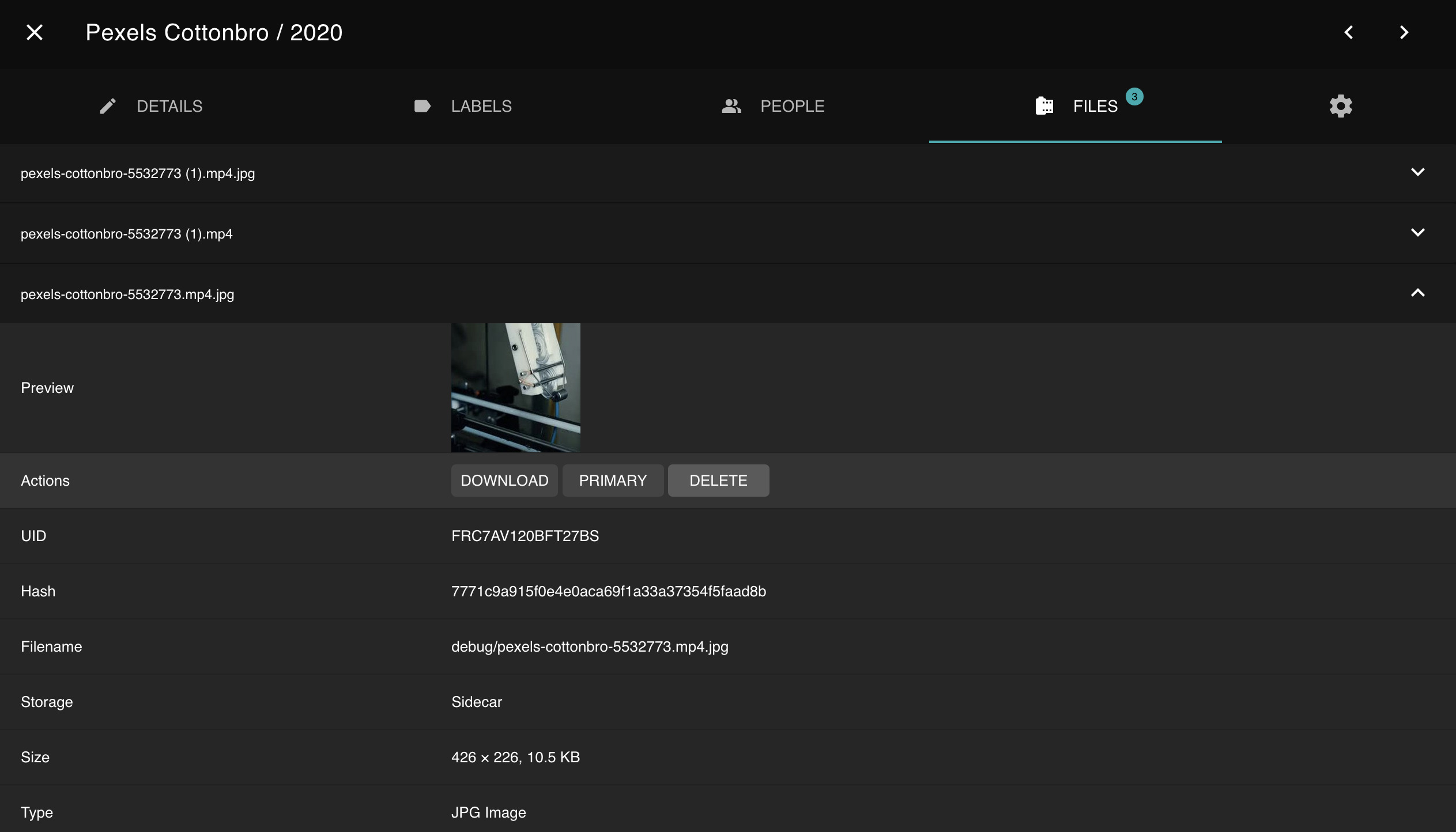 Stacking: Deleting a stacked file leads to inconsistent photo metadata ...