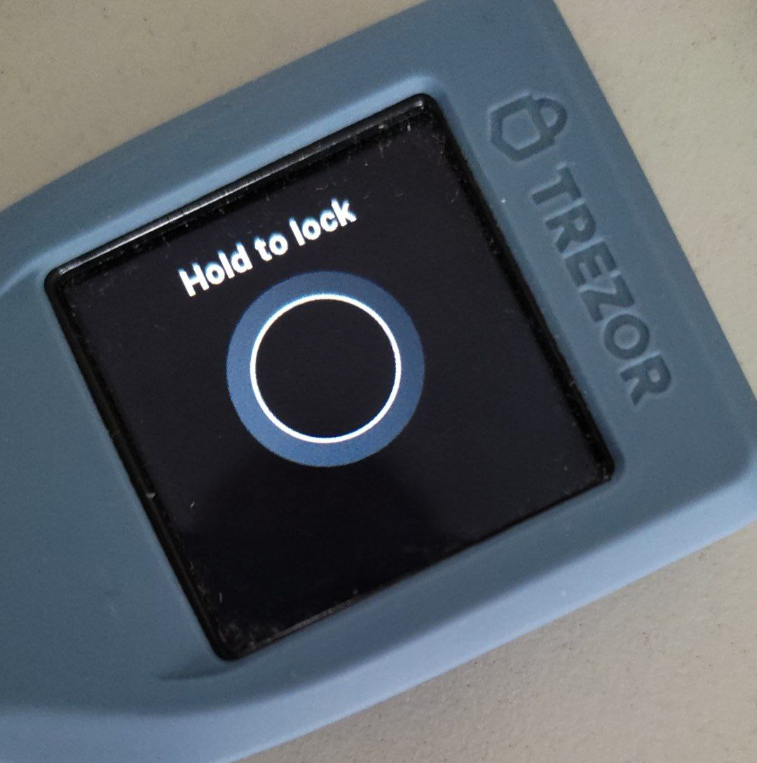Device Soft Freezes When You Try To Lock It During Discovery · Issue 2105 · Trezortrezor