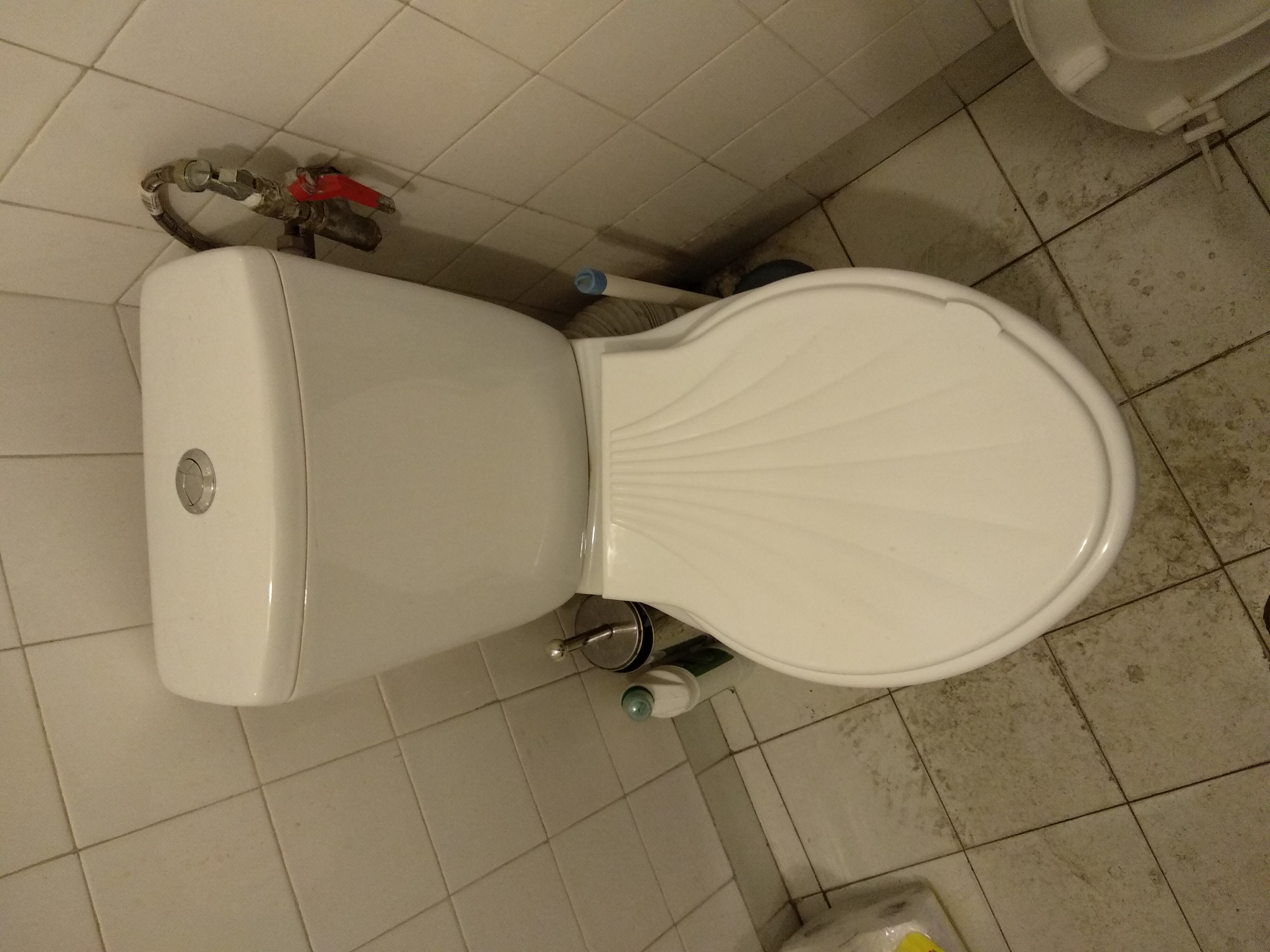 Да се закупи и монтира нов капак за тоалетната чиния · Issue #219 · initLab/initLab · GitHub