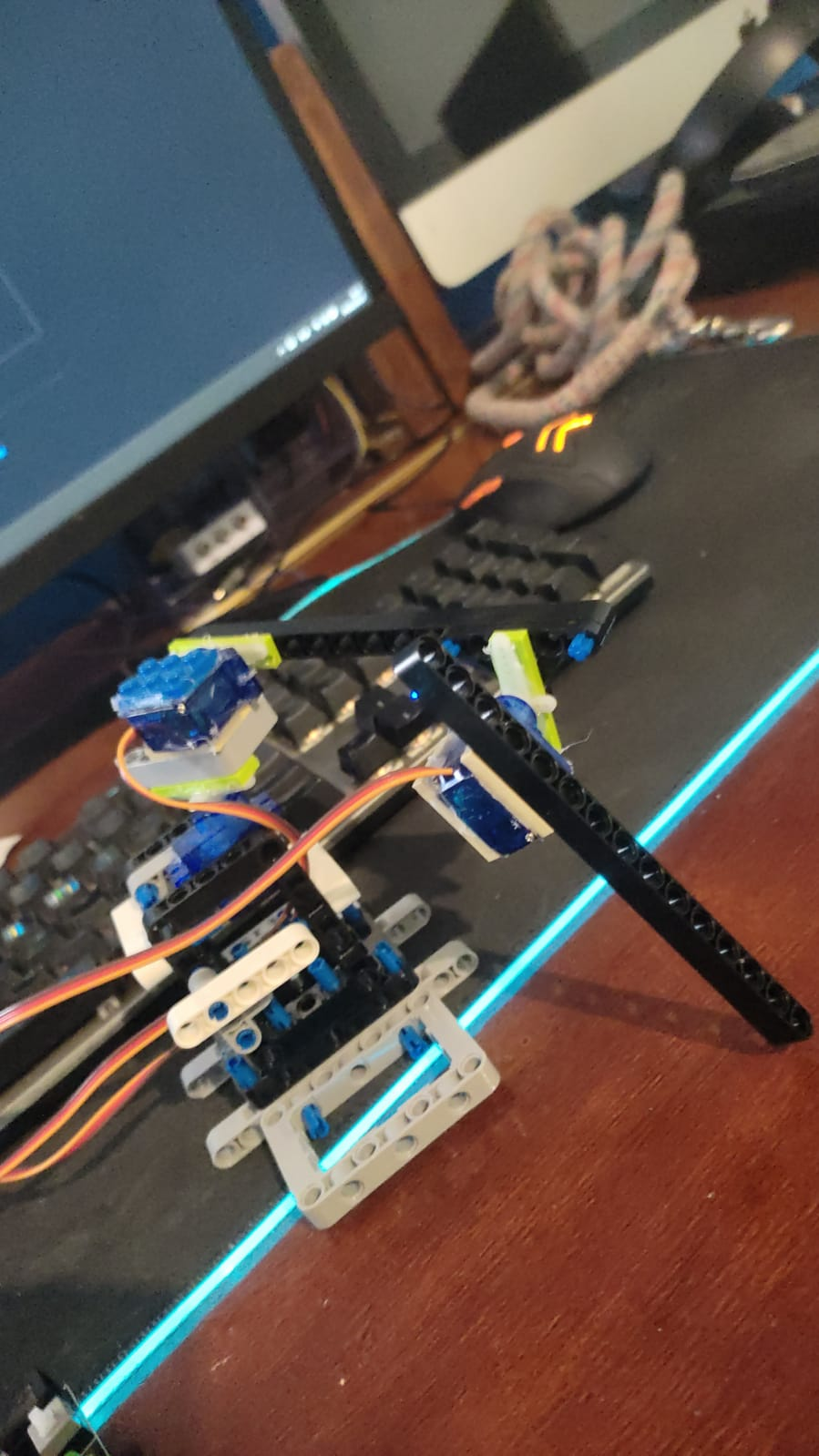 GitHub - edrcosta/lego-robot-arm: a raspberry pico servo motor lego ...