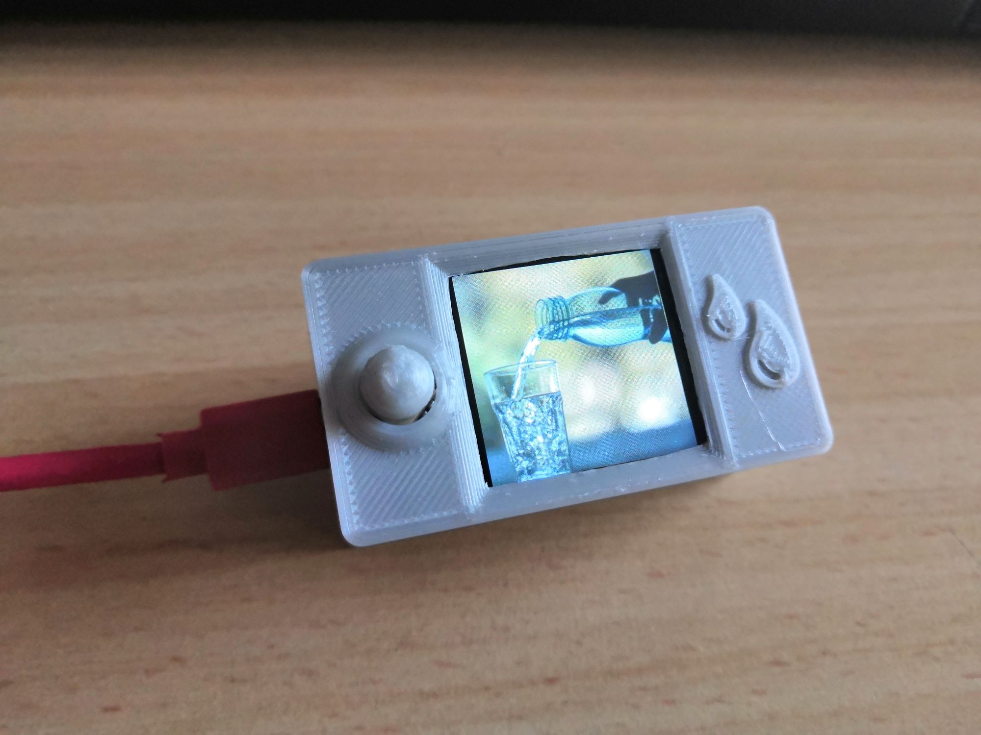 GitHub - techniccontroller/pico_drink_reminder: Drink reminder device with pong game included