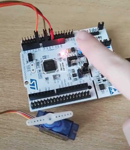 GitHub - MonikaTargosz/Low_PWR_STM32_Control_Servo