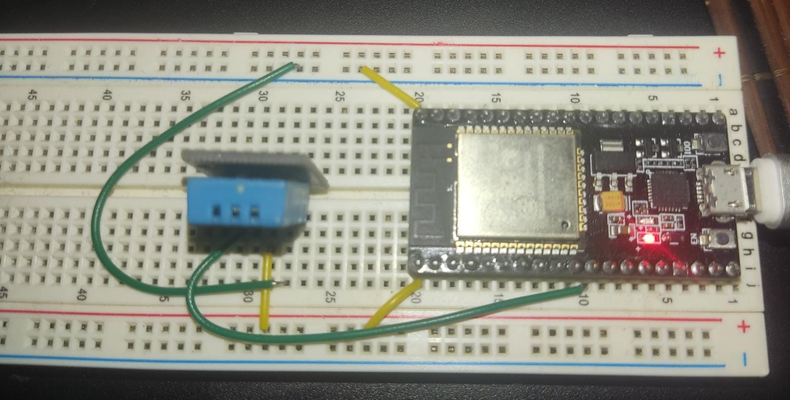 GitHub - pcoloc/ESP32S-DHT11: Placa ESP-WROOM-32 con el sensor DHT11