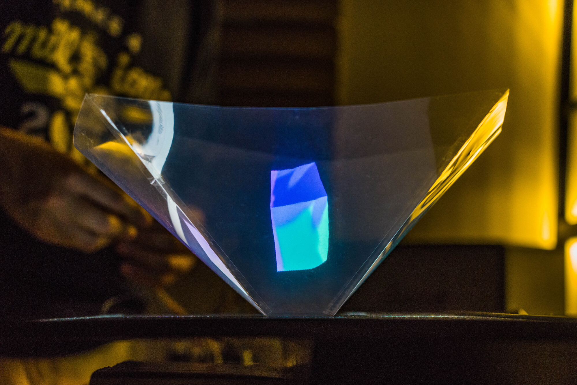 GitHub - bsiyoung/interactive_pyramid_hologram