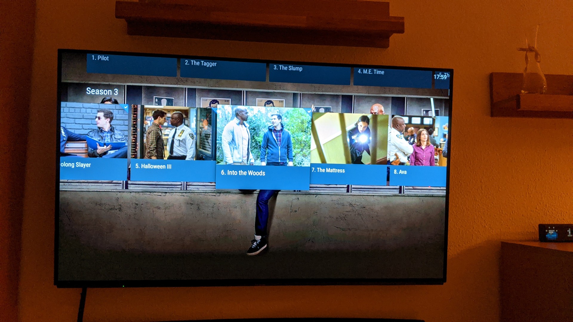 No clear distinction between watched and unwatched at a movie/episode ...