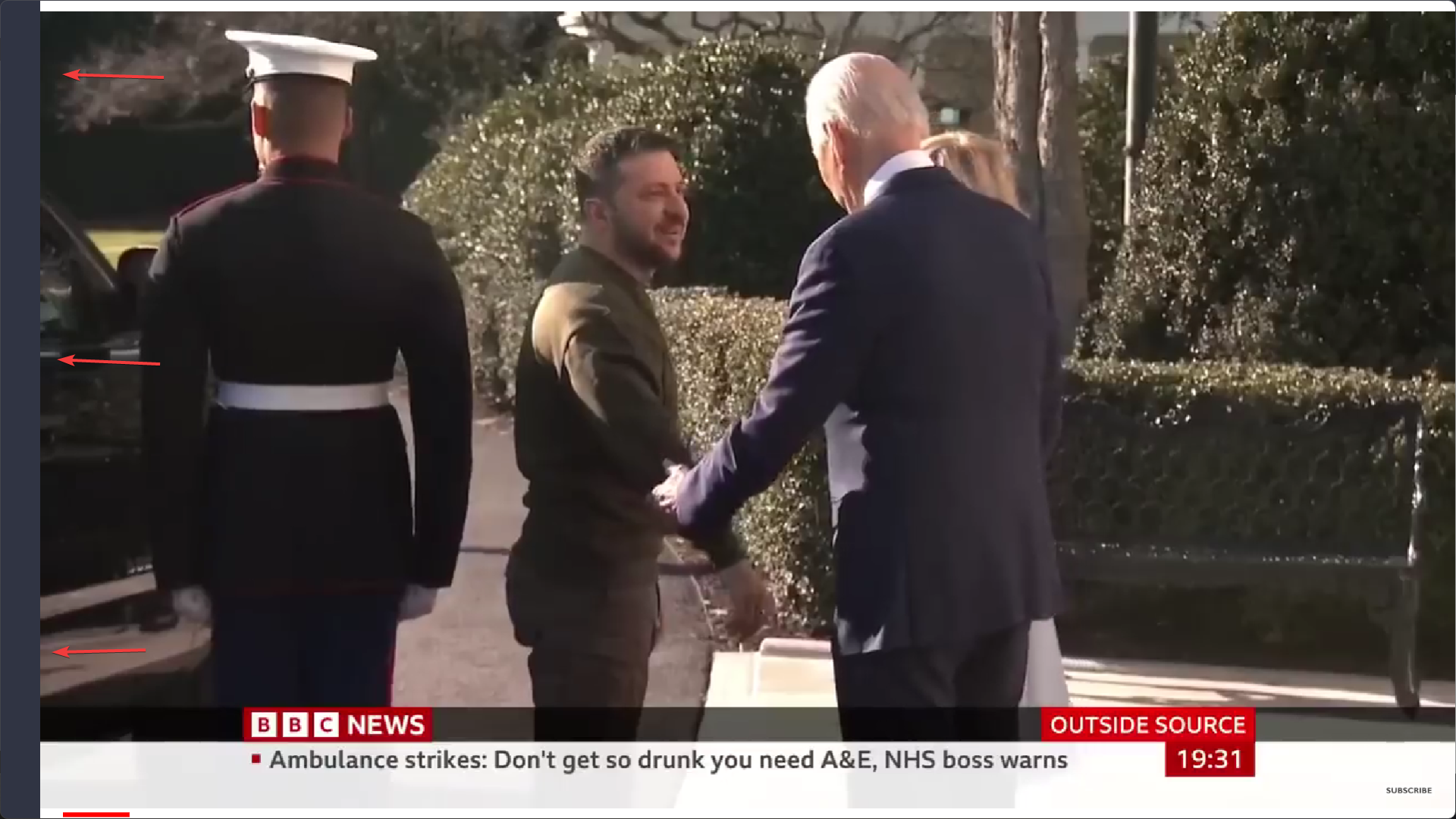 Vertical tab bar does not work with fullscreen video playback + Vertical tab bar UI glitches ...