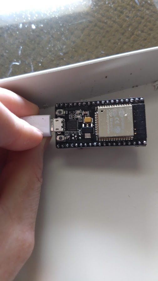 BLE_Scan_dogDoor.ino · GitHub