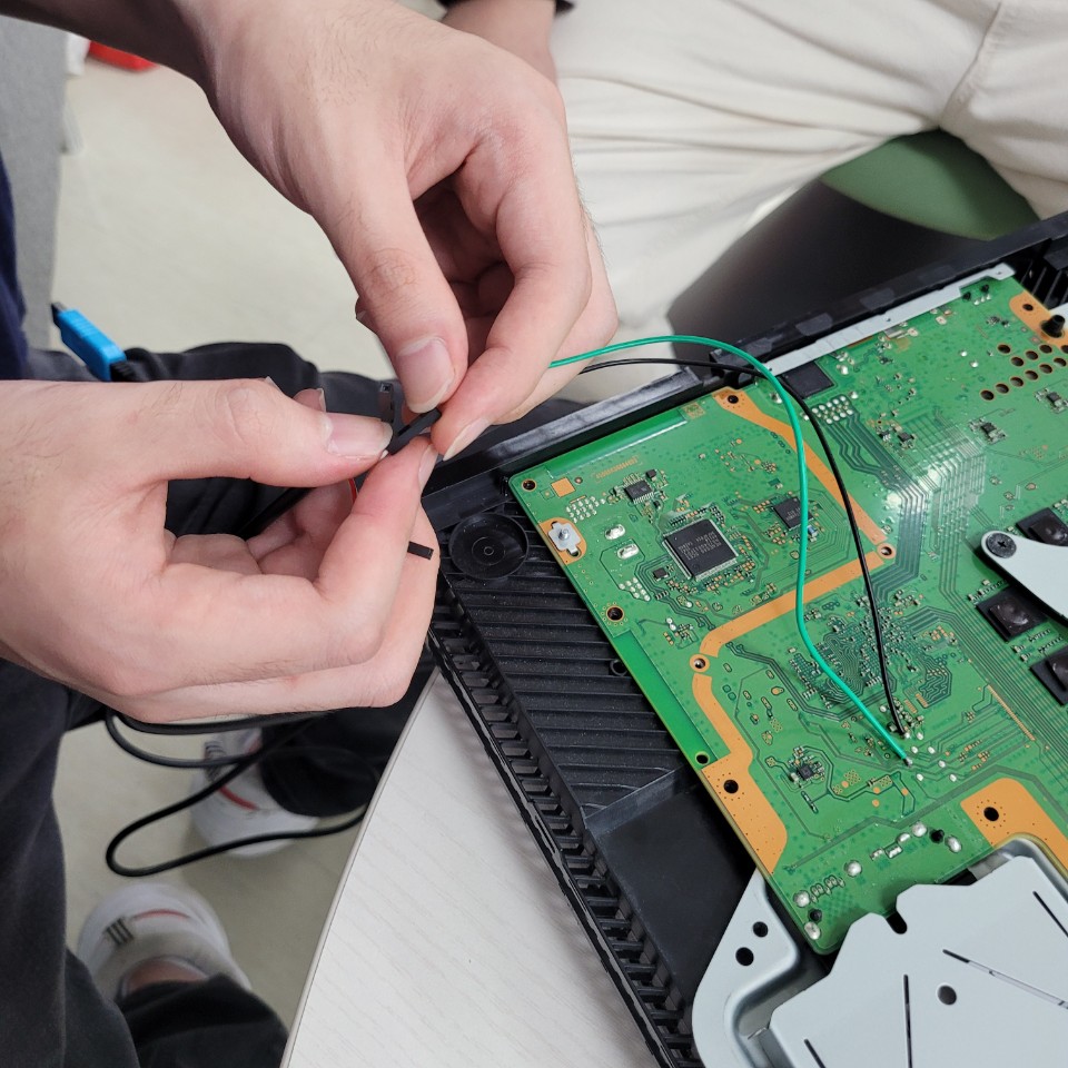 PlayStation4-Hacking-Guideline/2_methodology/Hardware.md at main ...