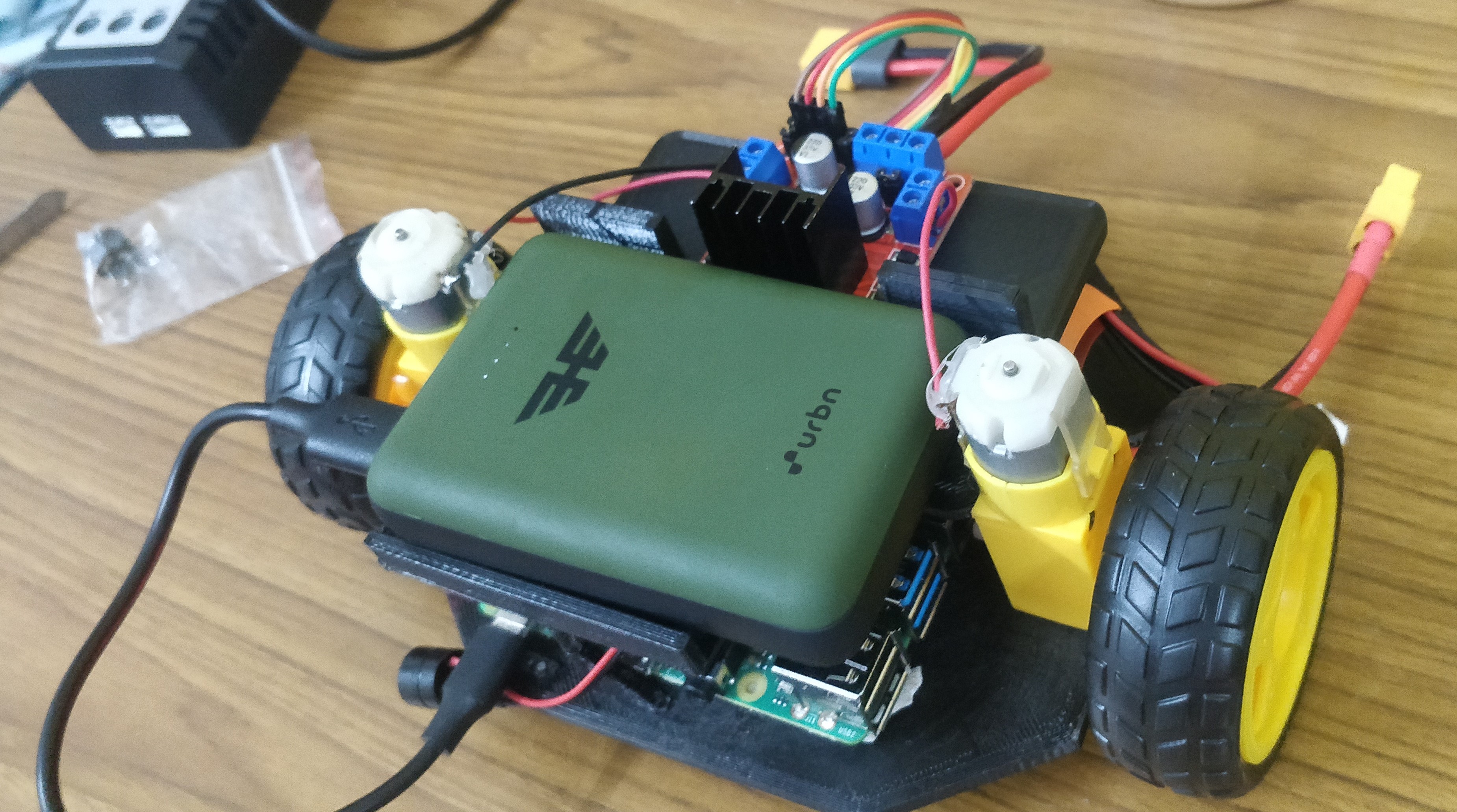 GitHub - Macavitycode/AlarmOnWheels: This is a rpi based differential ...