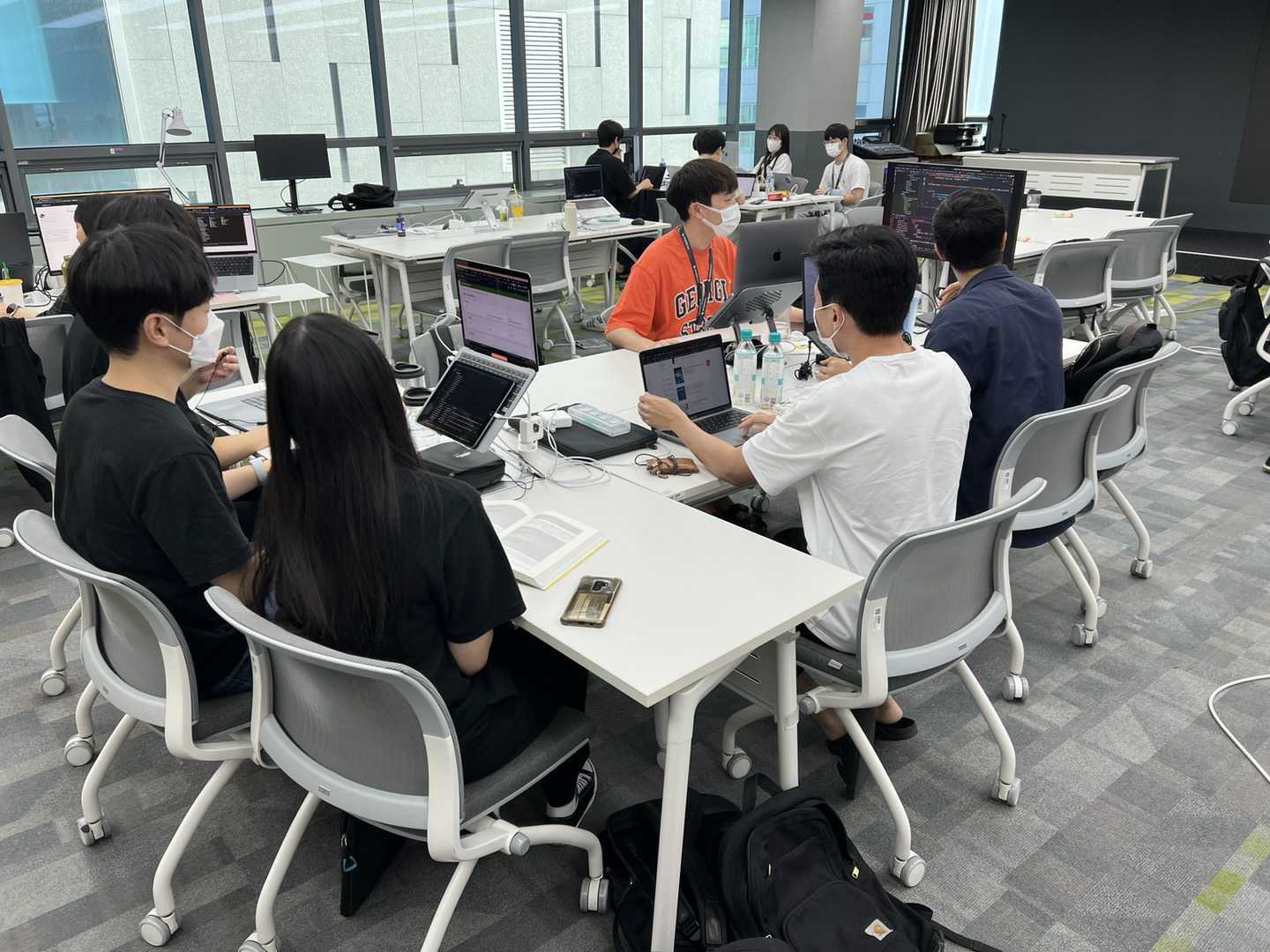 [문화] 스모디팀 소개 최종본을 제작한다. · Issue #174 · woowacourse/Branding · GitHub