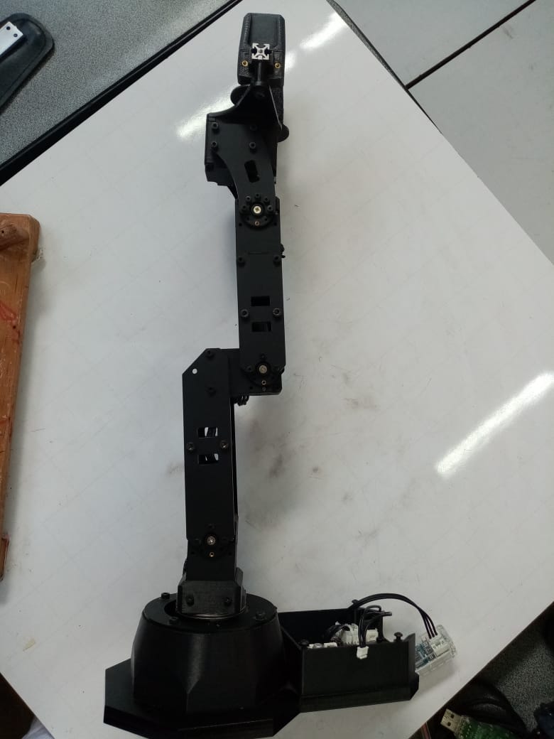 GitHub - alllangsg/Lab5Robotica: Control por Cinemática Inversa del Pincher PhantomX