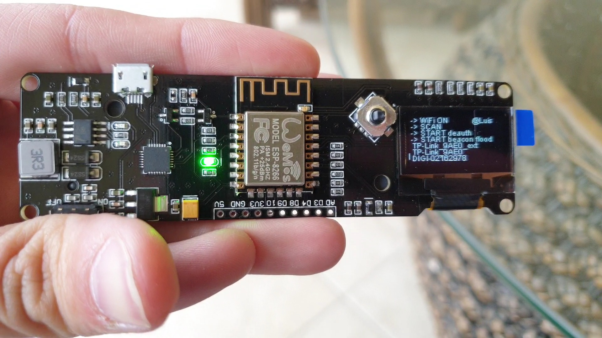 WemosD1mini + V2.5 = CONTINUOUS LOOP ! · Issue #1193 · SpacehuhnTech/esp8266_deauther · GitHub