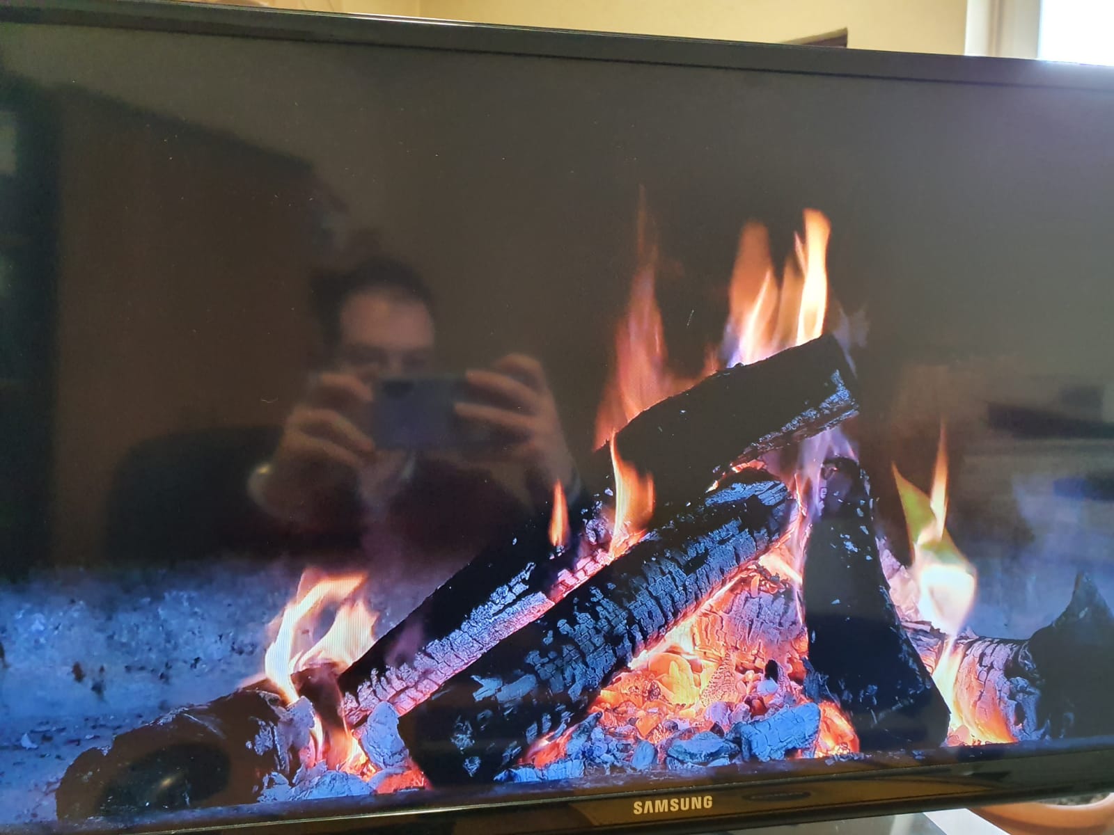 Automatically Load Video If No Connection Instead Of Going To Ap Mode · Issue 1277 · Screenly