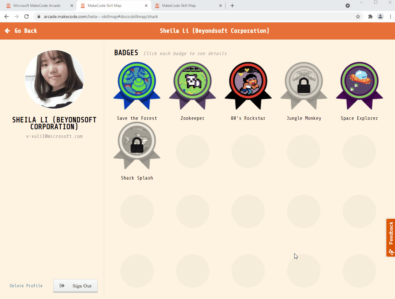 It shouldn't show the lock icon when clicking the obtained badge ...