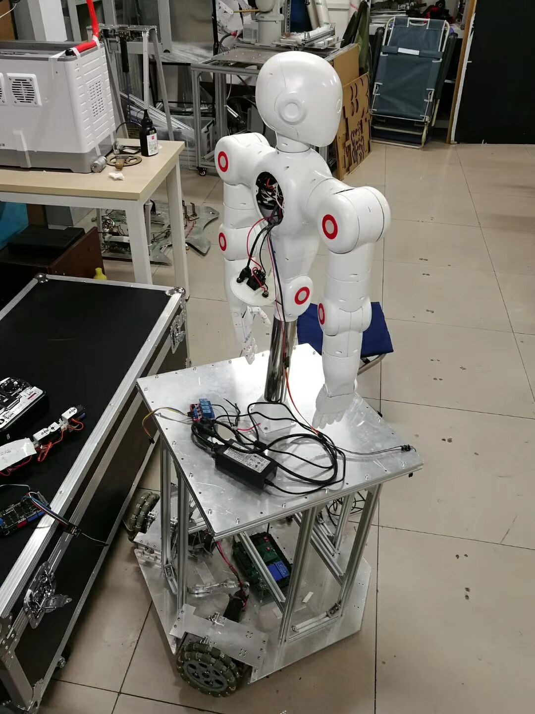 GitHub - guoxxiong/Humanoid-Robot: A humanoid robot with omnidirectional mobile base.