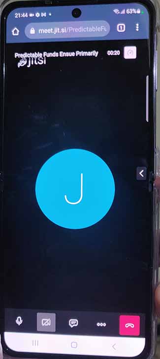 Android Samsung Galaxy Z Flip Bottom options issue · Issue #12582 · jitsi/jitsi-meet · GitHub