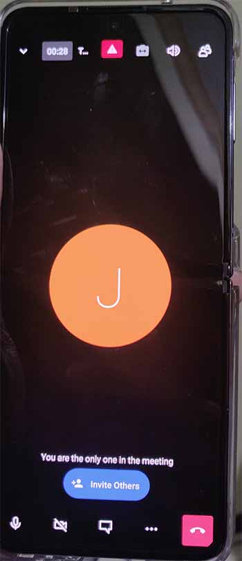 Android Samsung Galaxy Z Flip Bottom options issue · Issue #12582 · jitsi/jitsi-meet · GitHub