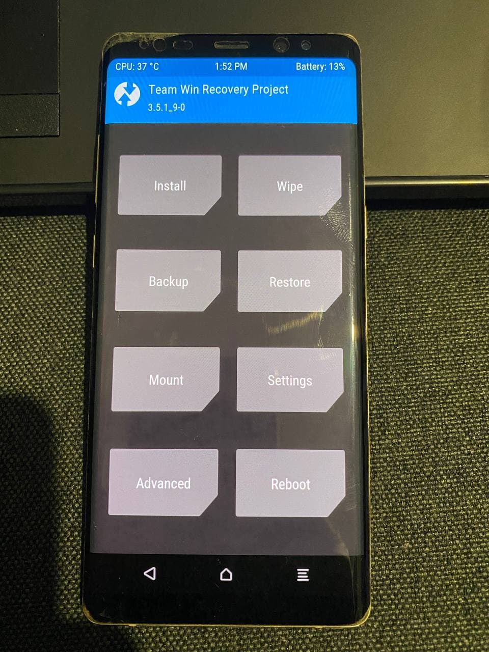 Twrp screenshot in wrong color · Issue #1 · TeamWin/android_device_samsung_greatlte · GitHub