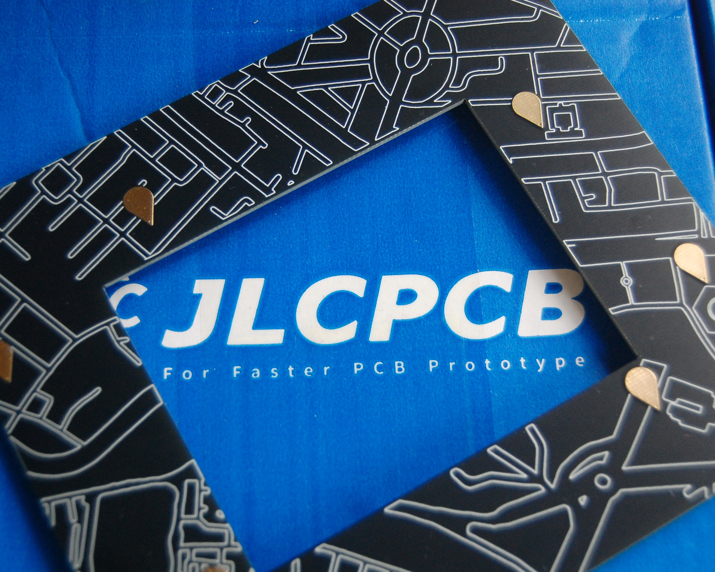 GitHub - indoorgeek/e-paper-photo-frame: A photo frame made of PCB and ...