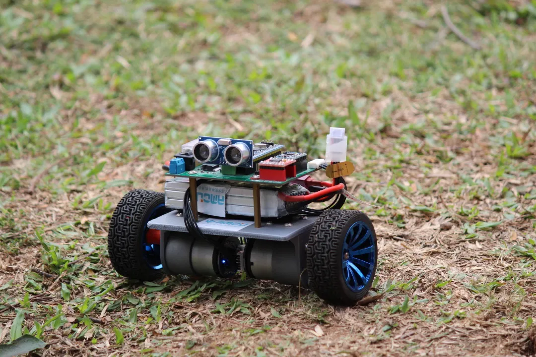 GitHub - Yang-Julon/Self-Balancing-Car: A two-wheel self-balancing car based on stm32.