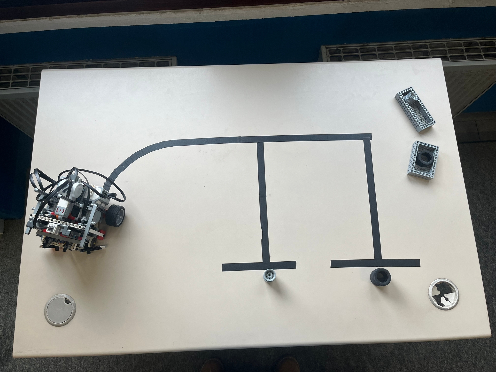 GitHub - basarbyz/MO-Warehouse-Robot