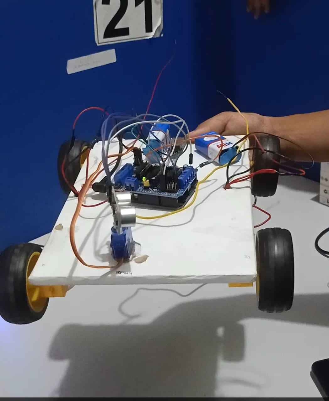 GitHub - yash379/UV-CLEANING-OBSTACLE-DETECTION-ROBOT