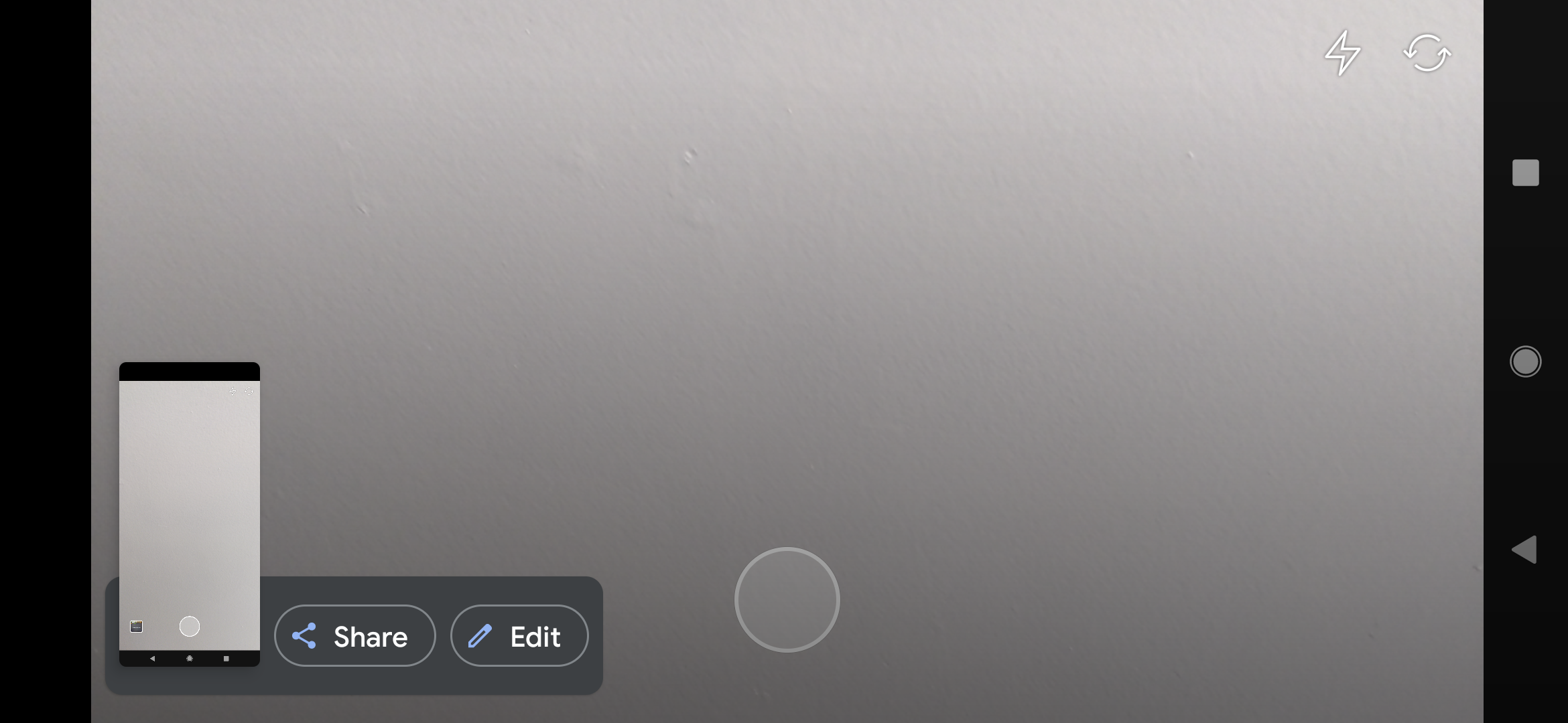 botton position rotates together with screen when in camera mode ...