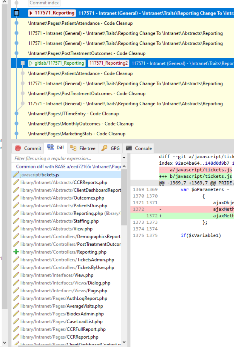 v3.4 - Diff window no longer compares the head of 2 selected branches · Issue #8077 ...
