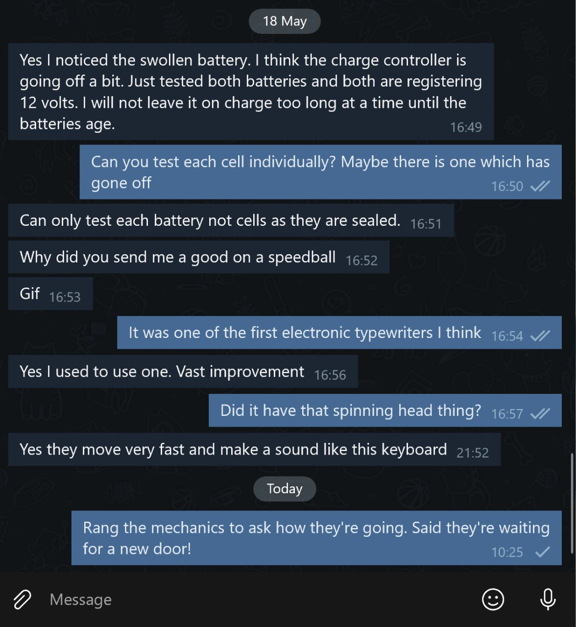 Messages are overlapping each other · Issue #2376 · UnigramDev/Unigram · GitHub