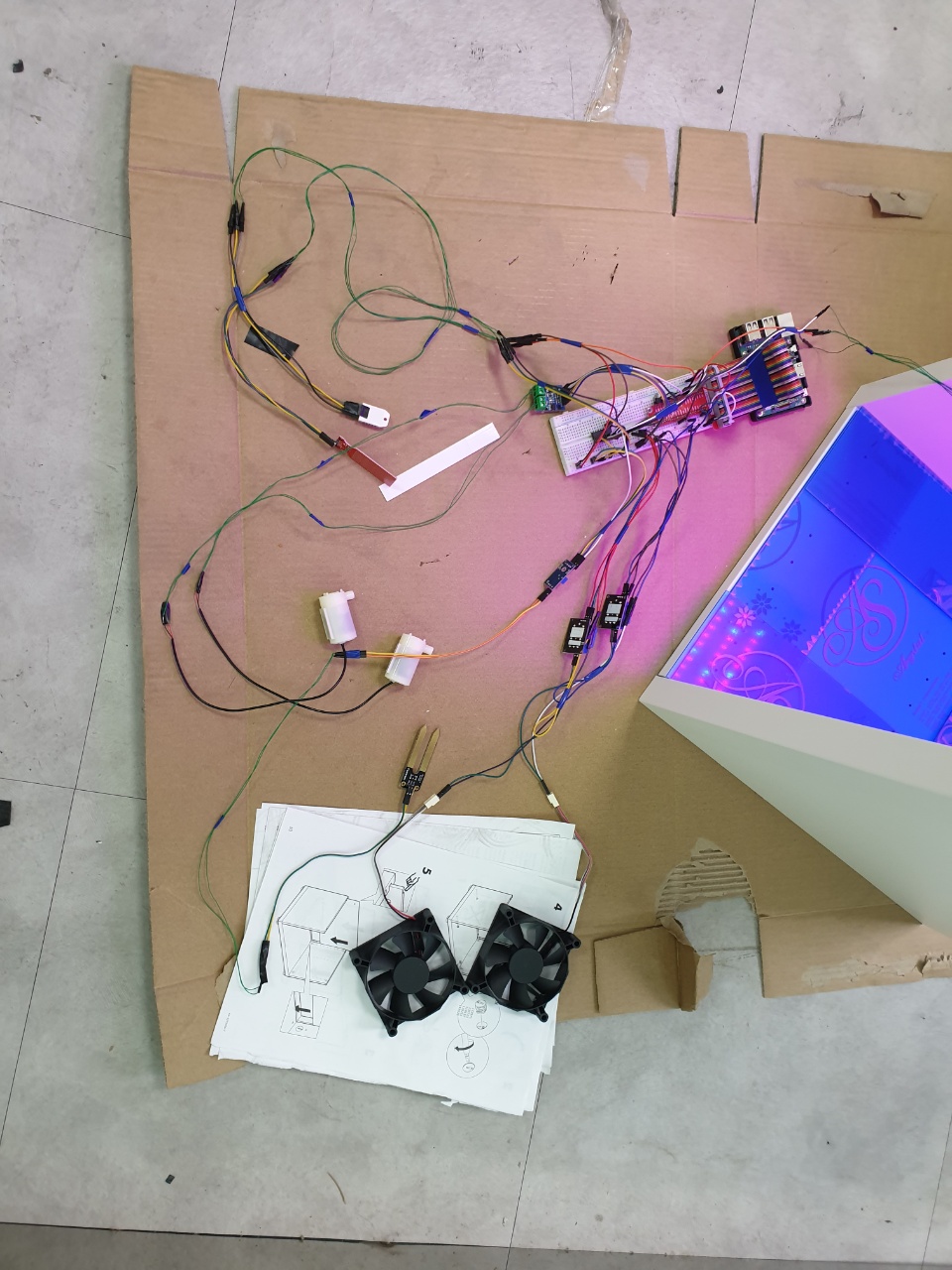 GitHub - rgl-za/Capstone2-2021: 우리집 앞마당 🥬 모니터링 기능이 탑재된 개인 맞춤형 IoT 스마트팜