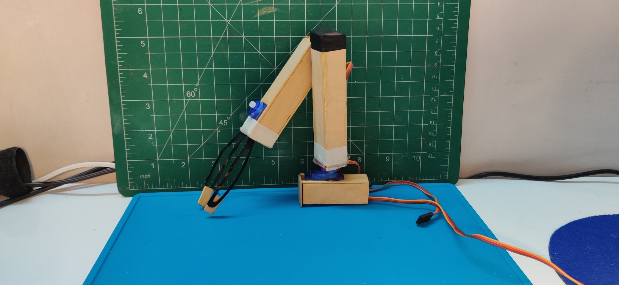GitHub - e-for-eshaan/Robo-Arm