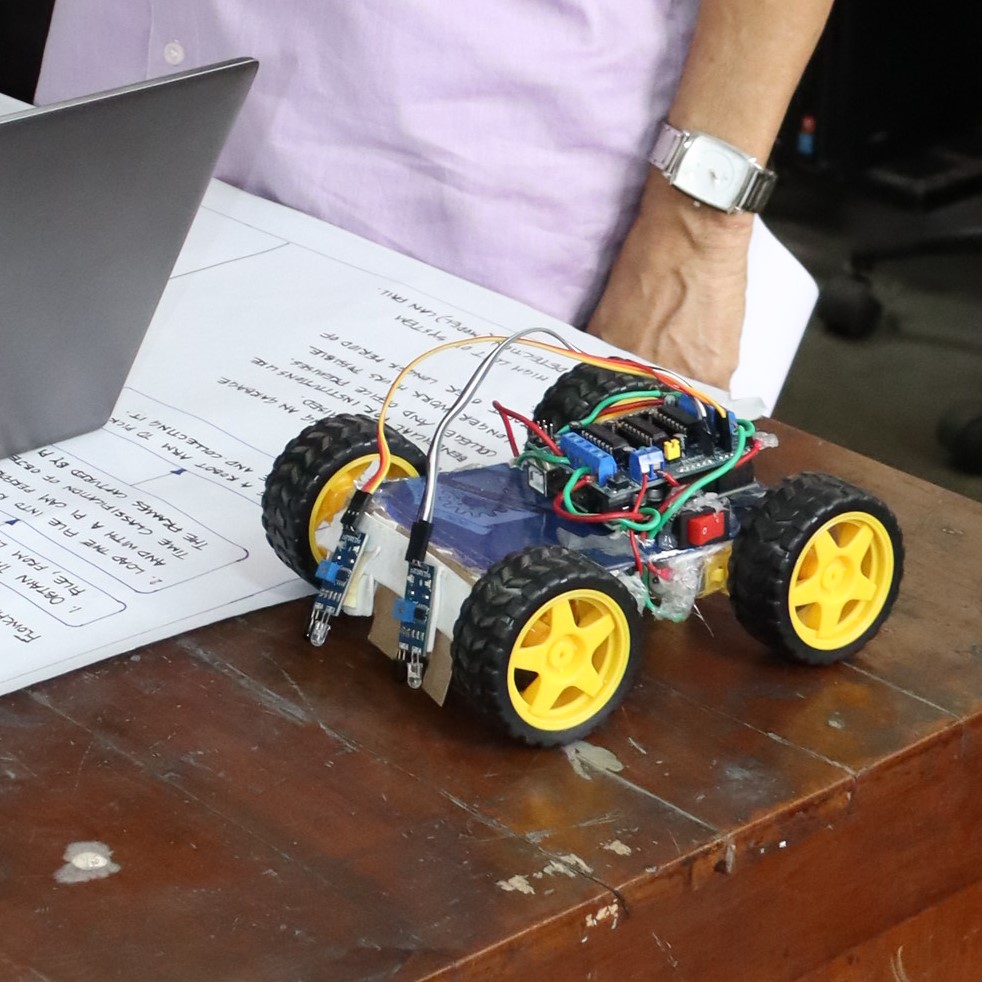 GitHub - ghosharjun/line_follower_bot: normal line follower bot