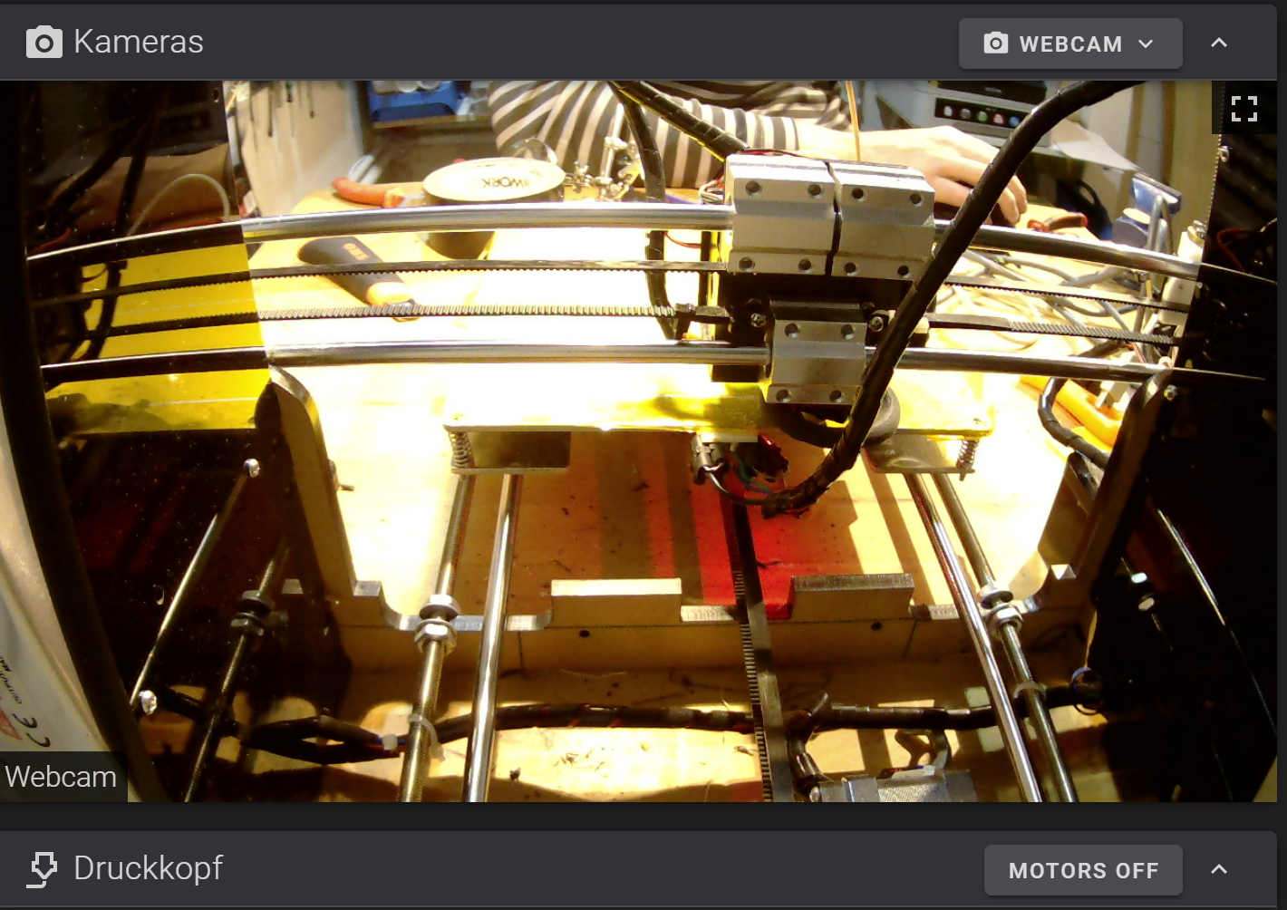 Same as here: Webcam Window is Tiny #371 · Issue #625 · fluidd-core/fluidd · GitHub