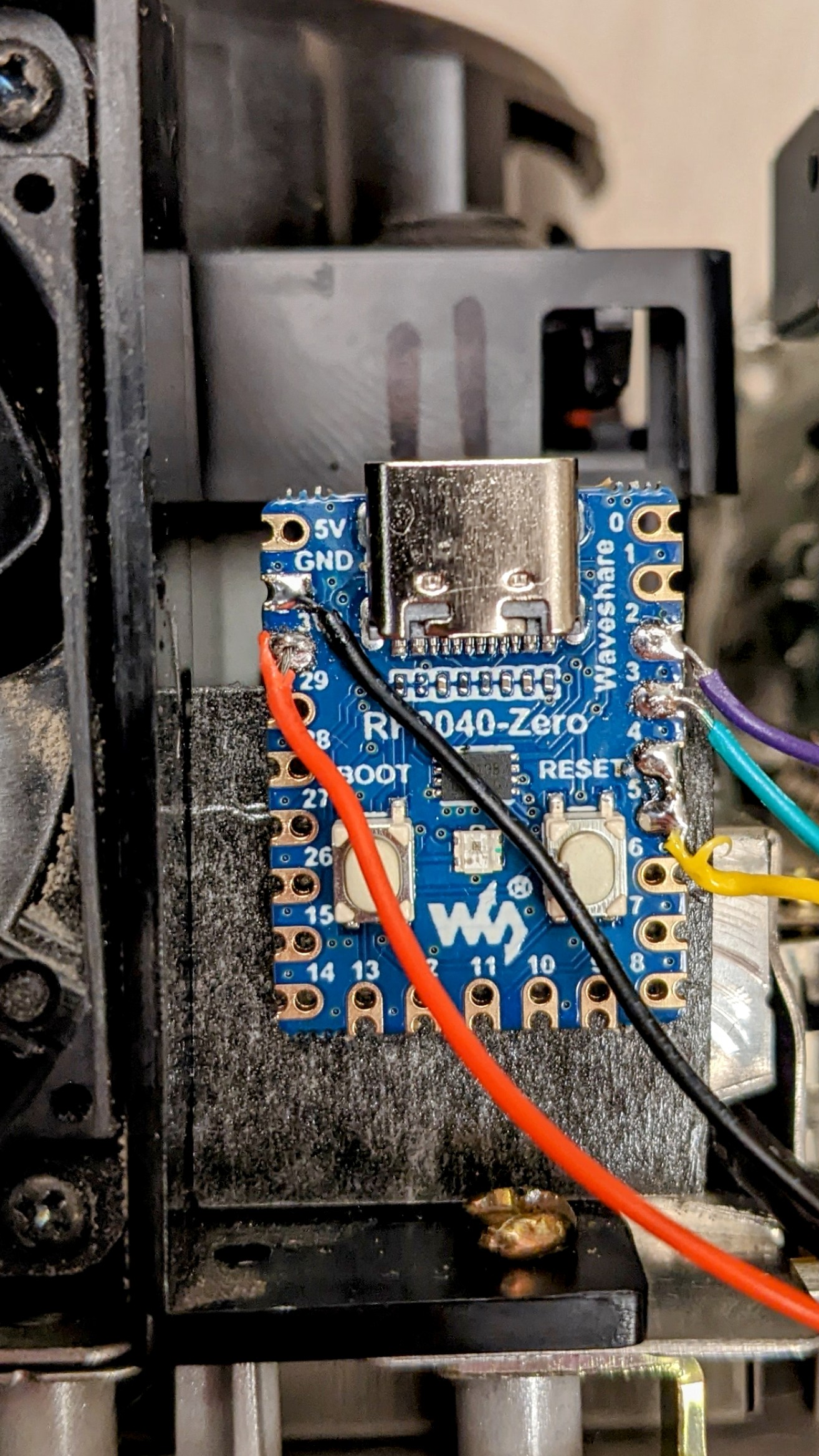 Another issue with unofficial board - RP2040-zero · Issue #70 · webhdx/PicoBoot · GitHub